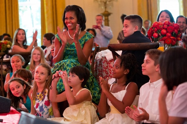 9-year-old Indian-American girl wows the Obamas with 'garam masala' burger 9-year-old Indian-American girl wows the Obamas with 'garam masala' burger
