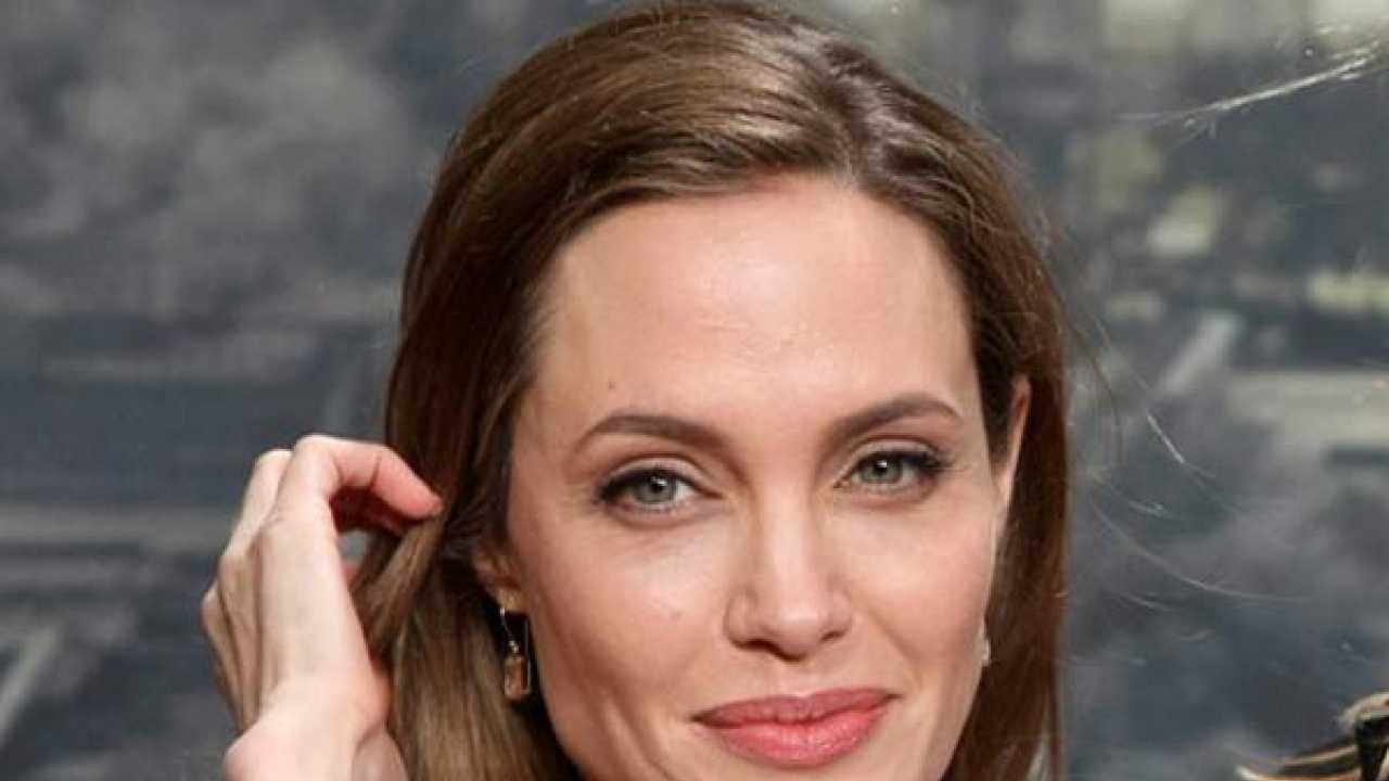 Angelina Jolies Breast Surgery Urges Women To Take Control Of Breast